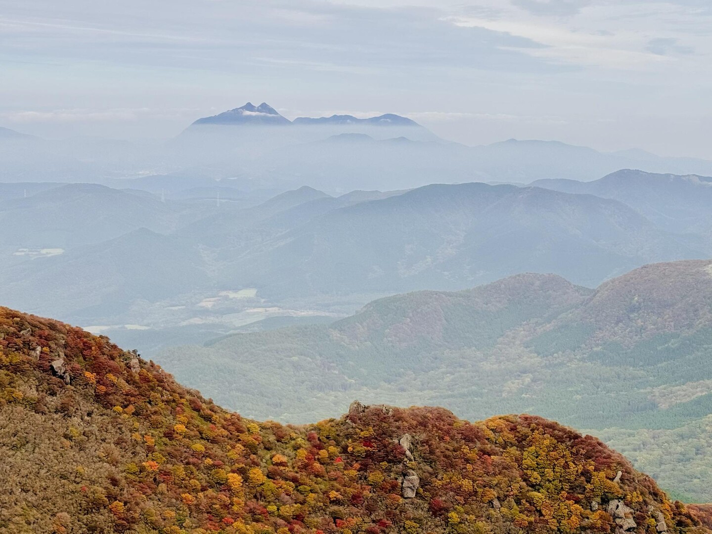 紅葉🍁（弍）Club[K]登山例会（秋）三俣山（西峰~本峰） / Red-RAV4💫さんの九重山（久住山）・大船山・星生山の活動日記 | YAMAP / ヤマップ