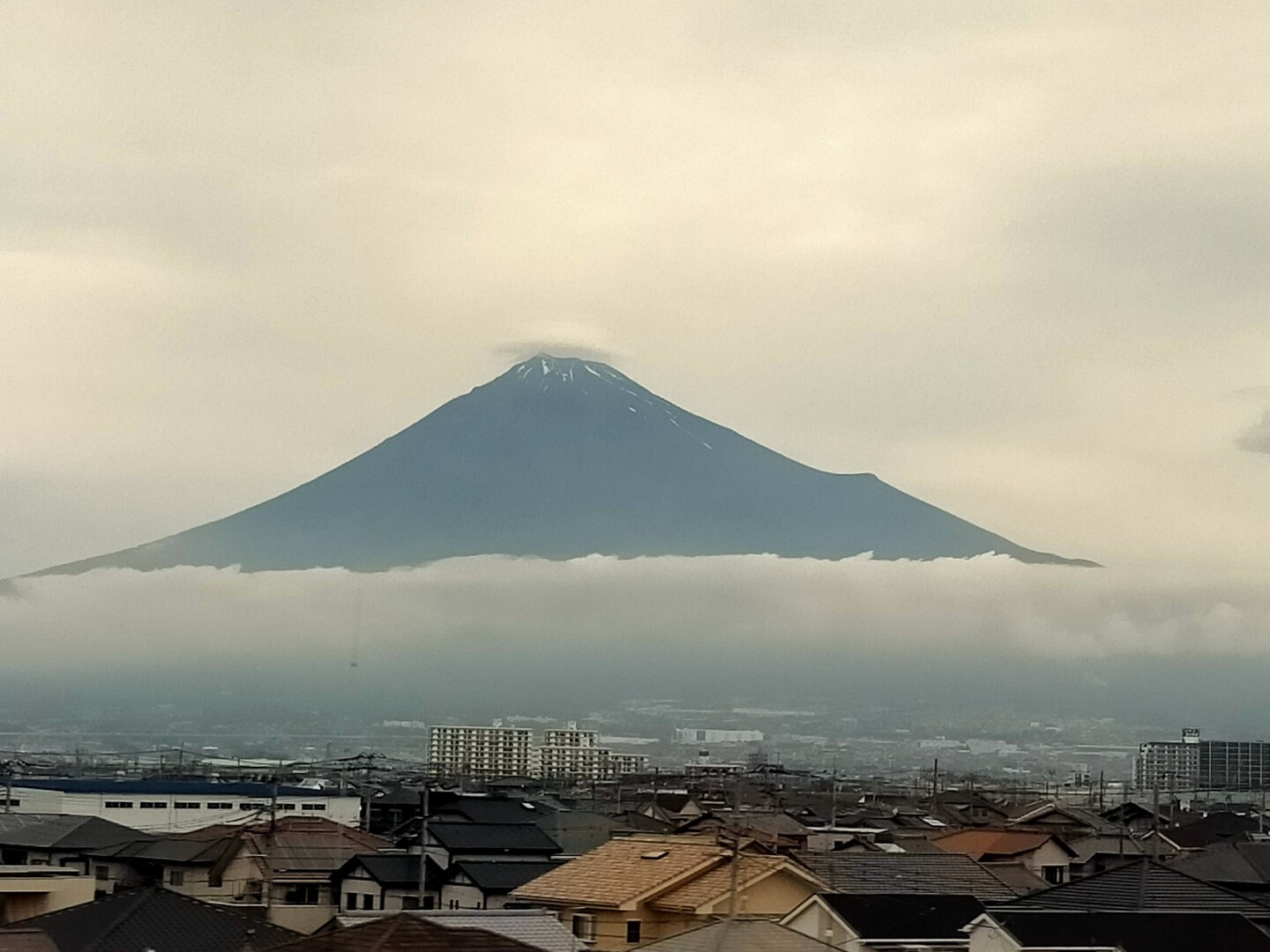 久しぶりの東京出張 今朝の富士山こんな感... / 低山登山 家hidekiさんのモーメント | YAMAP / ヤマップ
