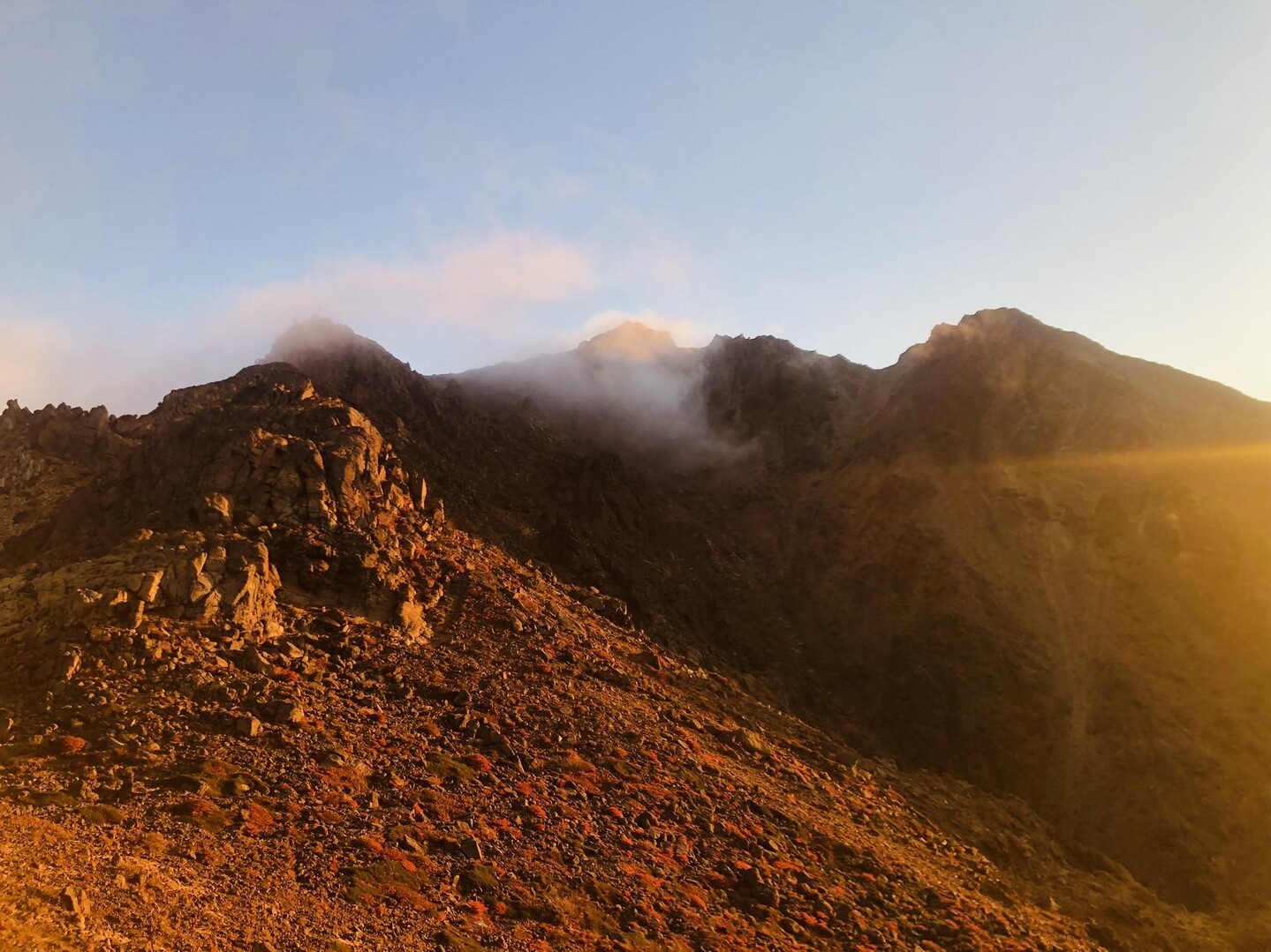 剣が峰・朝日岳・1900m峰 / ピンズはレジさんの茶臼岳（那須岳）・三本槍岳・赤面山の活動データ | YAMAP / ヤマップ