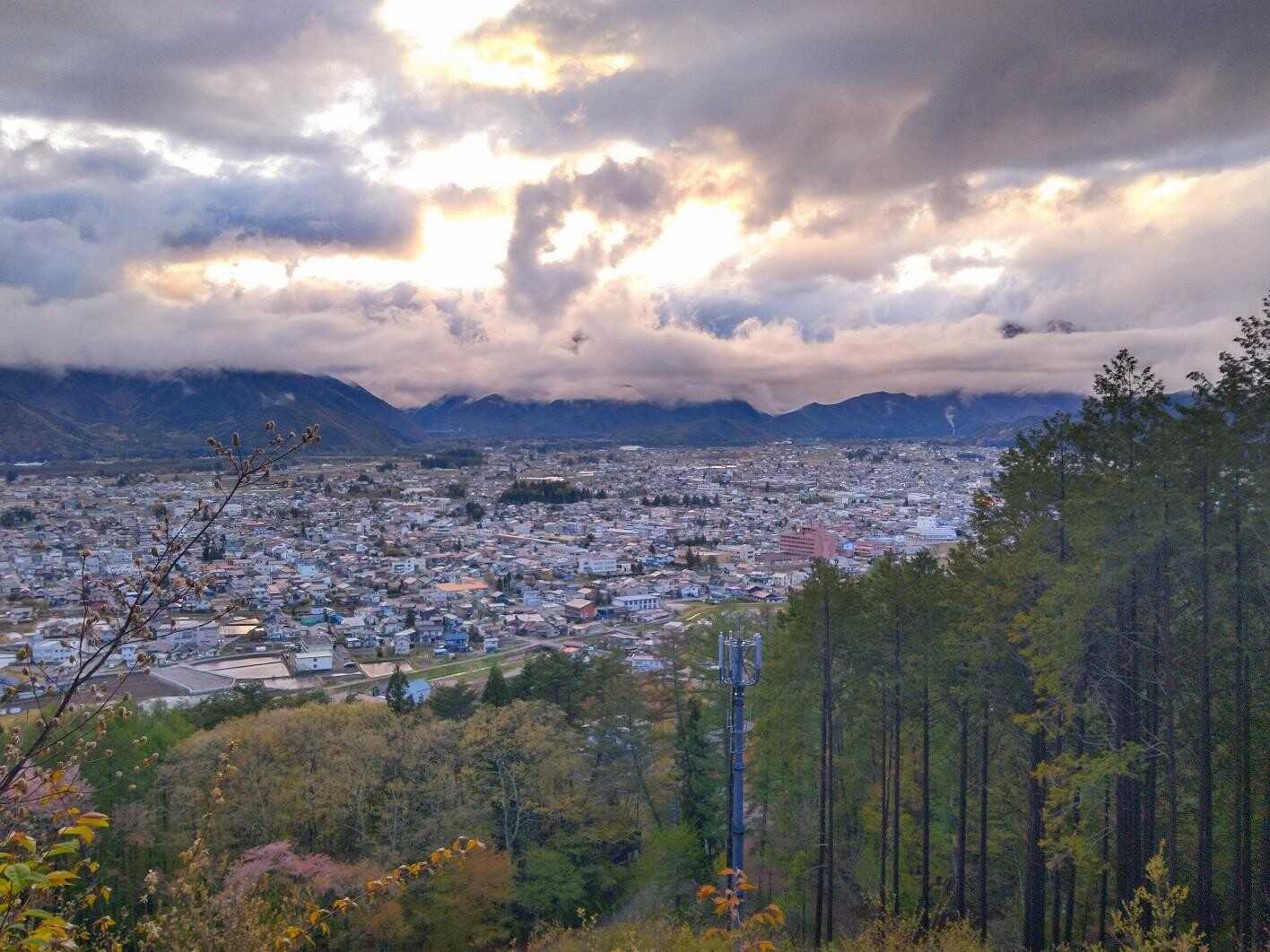 雨上がりの鷹狩山。山頂はガスガスでしたが... / HOT☆Uさんのモーメント | YAMAP / ヤマップ