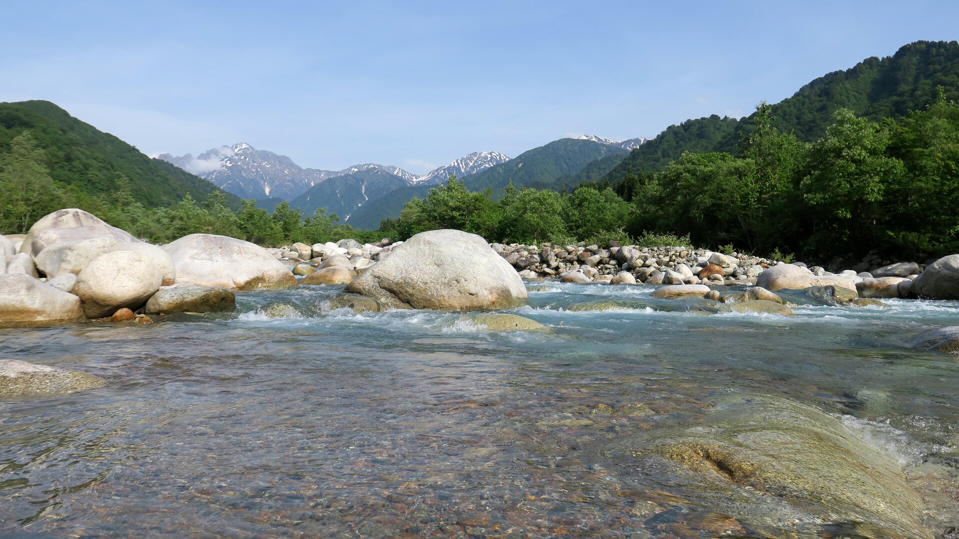 早月川から剱岳🏞️ 夕方、レインウェア... / tomo1990さんのモーメント | YAMAP / ヤマップ