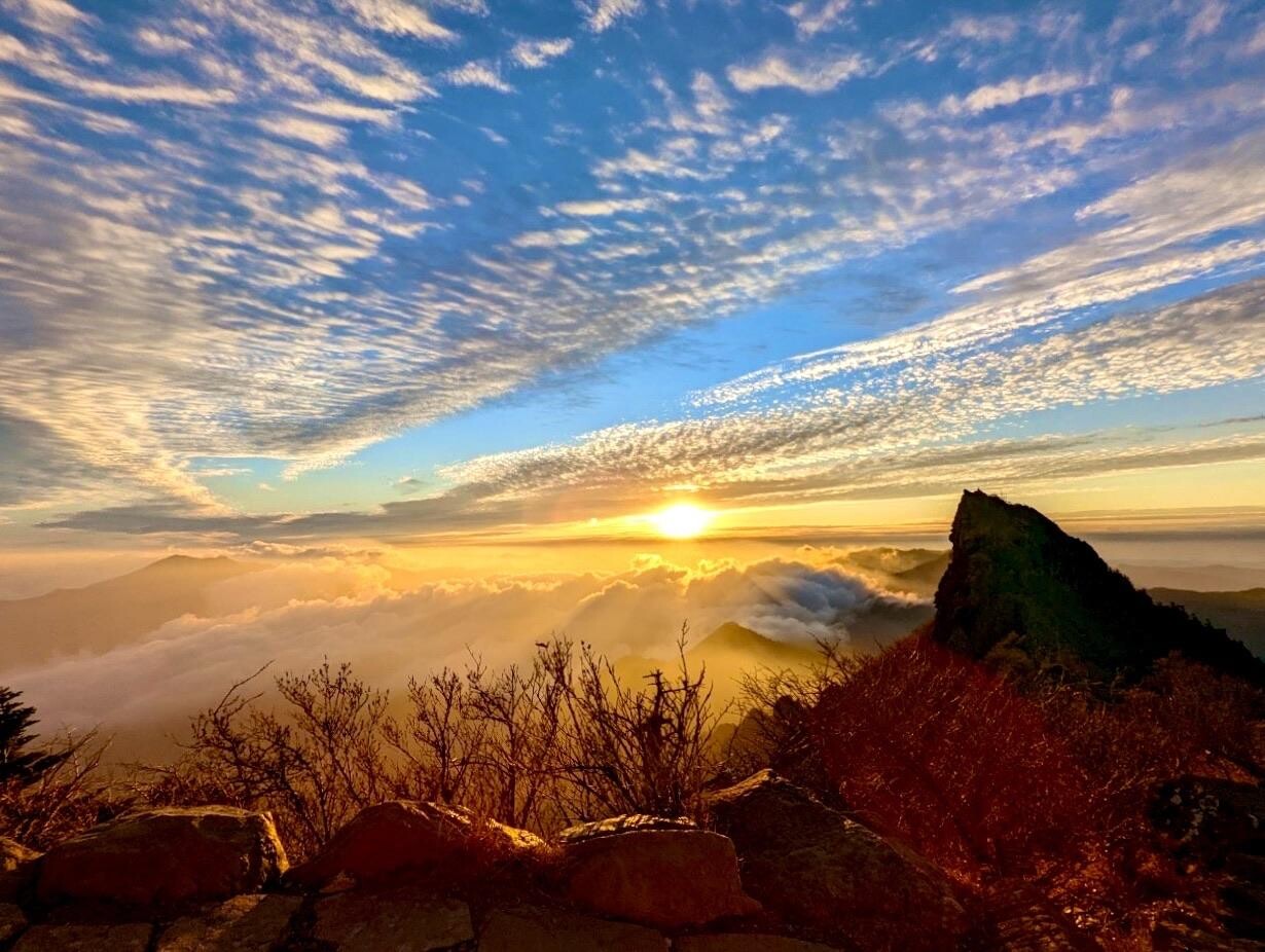 11月3日。石鎚山頂社殿で行れた閉山式... / ケムタク（Kemutaku）さんのモーメント | YAMAP / ヤマップ