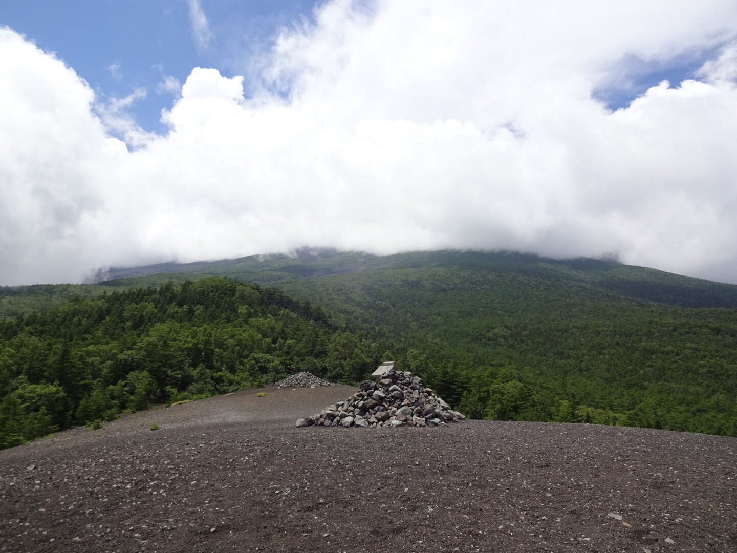 🎏🗻🙃小富士から山小屋へ。そして予想外の展開へ。（富士山須走ルート1日目） / Katsu31さんの富士山の活動データ | YAMAP / ヤマップ