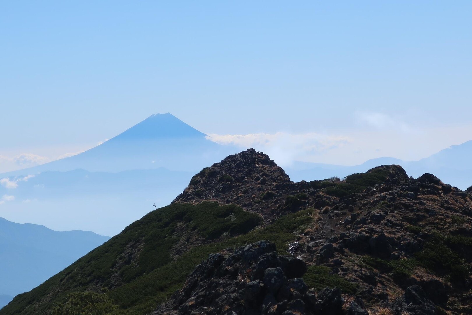 こんな最高の眺望は初めて。秋の南八ヶ岳は最高だった（赤岳・横岳（三叉峰）・横岳（奥ノ院）・硫黄岳） / OH-Yeahさんの八ヶ岳（赤岳・硫黄岳・天狗岳）の活動データ | YAMAP / ヤマップ