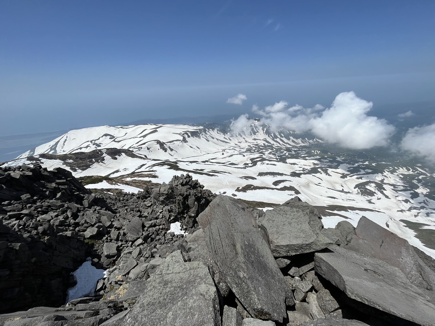 今年初の鳥海山（新山）登頂&荒神ヶ岳 / suzurecoさんの鳥海山・七高山・笙ヶ岳の活動データ | YAMAP / ヤマップ