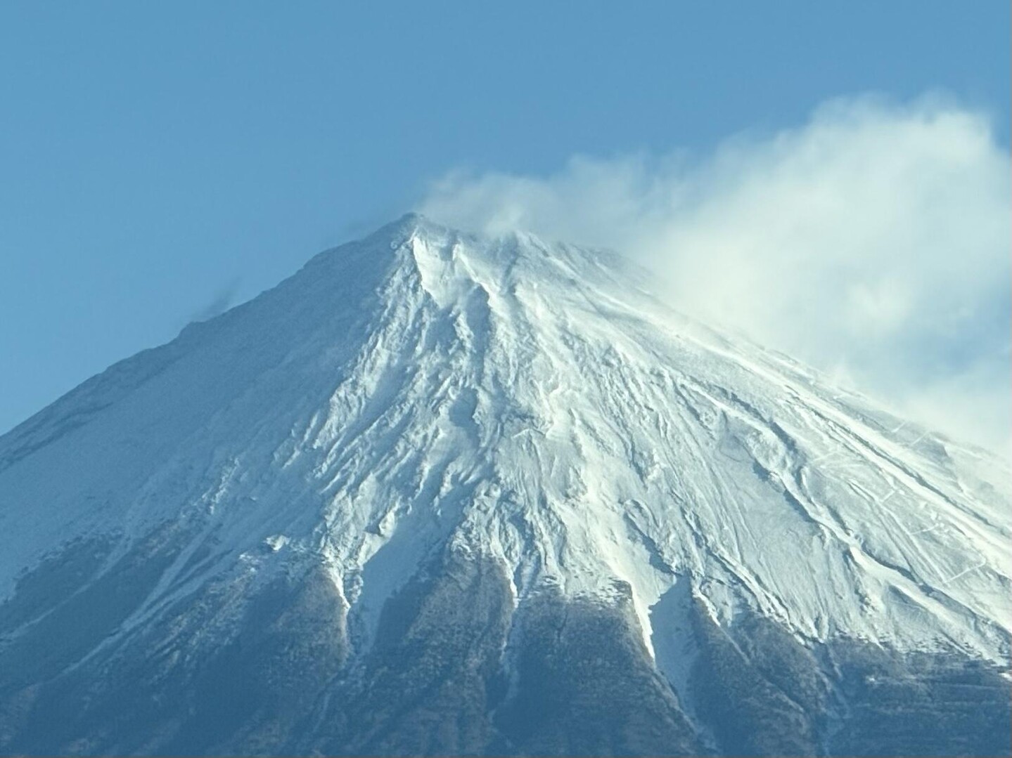 今日の富士山🗻🚅 穏やかに見えるけど... / kobaさんのモーメント | YAMAP / ヤマップ