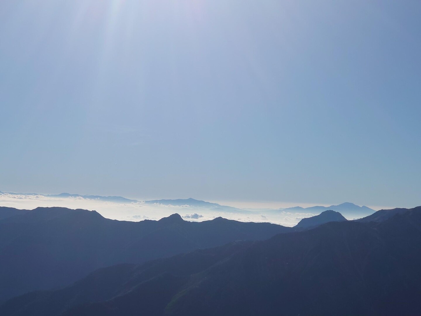 黒部五郎岳と薬師岳 / yama-ikeさんの水晶岳・薬師岳・黒部五郎岳・鷲羽岳・三俣蓮華岳・湯俣の活動データ | YAMAP / ヤマップ