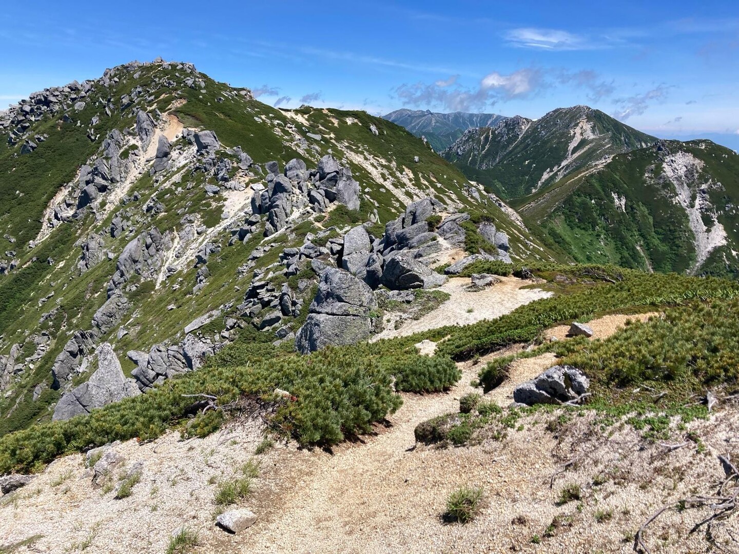 心も満タンに♪ 越百(コスモ)山−仙涯嶺-南駒ヶ岳周回 伊那川ダムから / pagdoggyさんの木曽駒ヶ岳・空木岳・越百山の活動データ | YAMAP / ヤマップ
