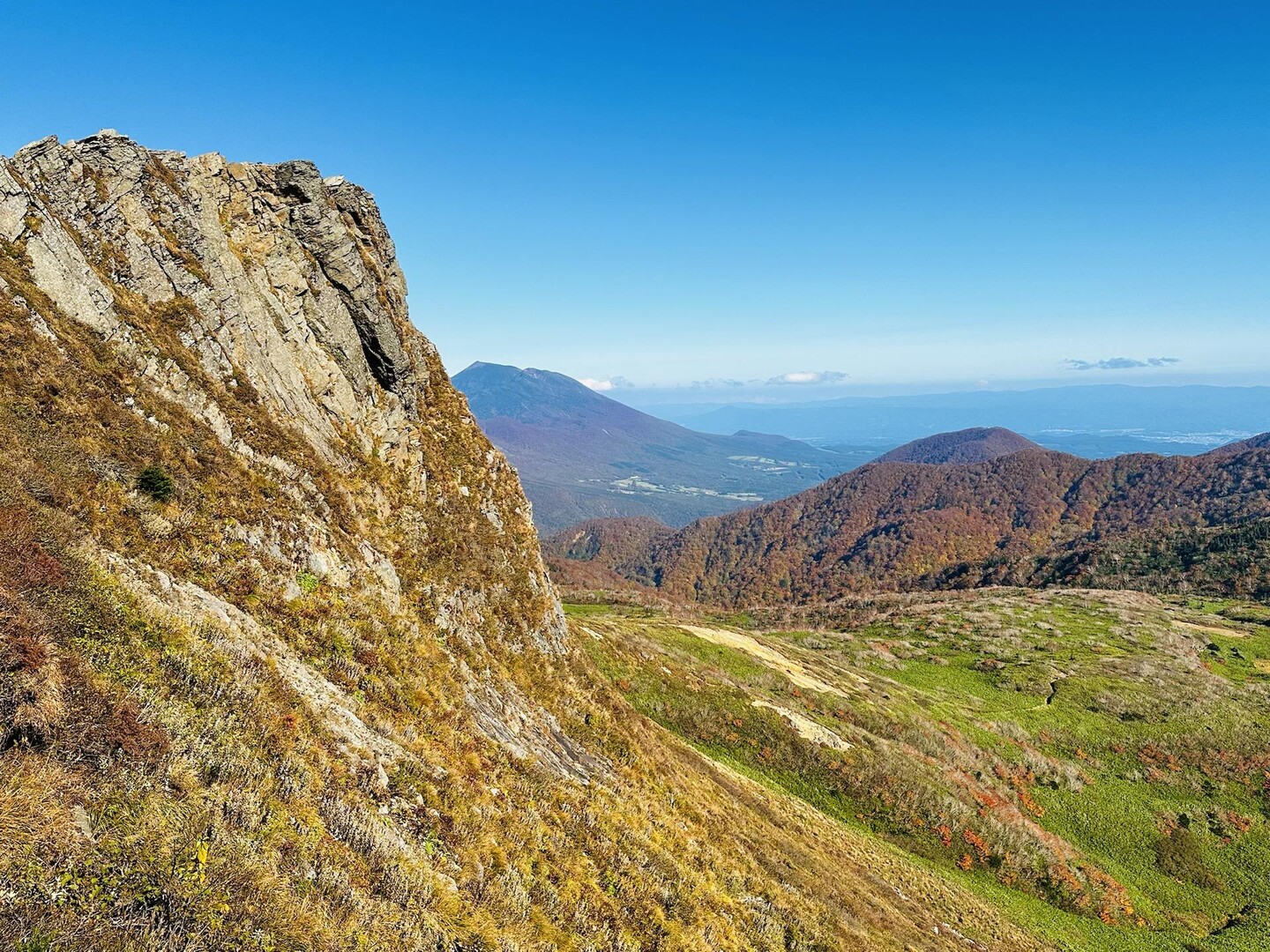 乳頭山と千沼ヶ原の青い池塘群 / kaeruさんの乳頭山・湯森山・大白森の活動データ | YAMAP / ヤマップ