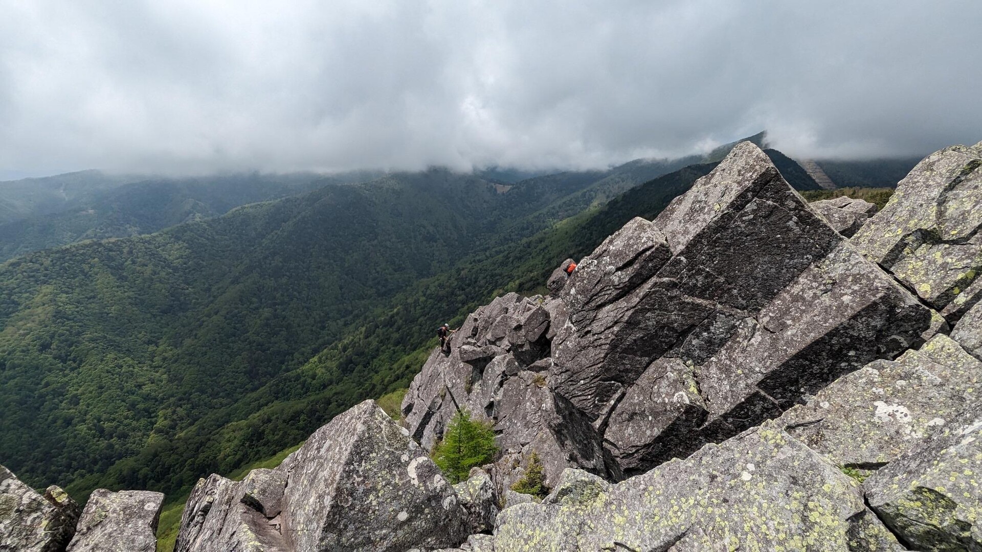 乾徳山⛰️第二岩稜バリエーション / korさんの乾徳山・黒金山の活動データ | YAMAP / ヤマップ
