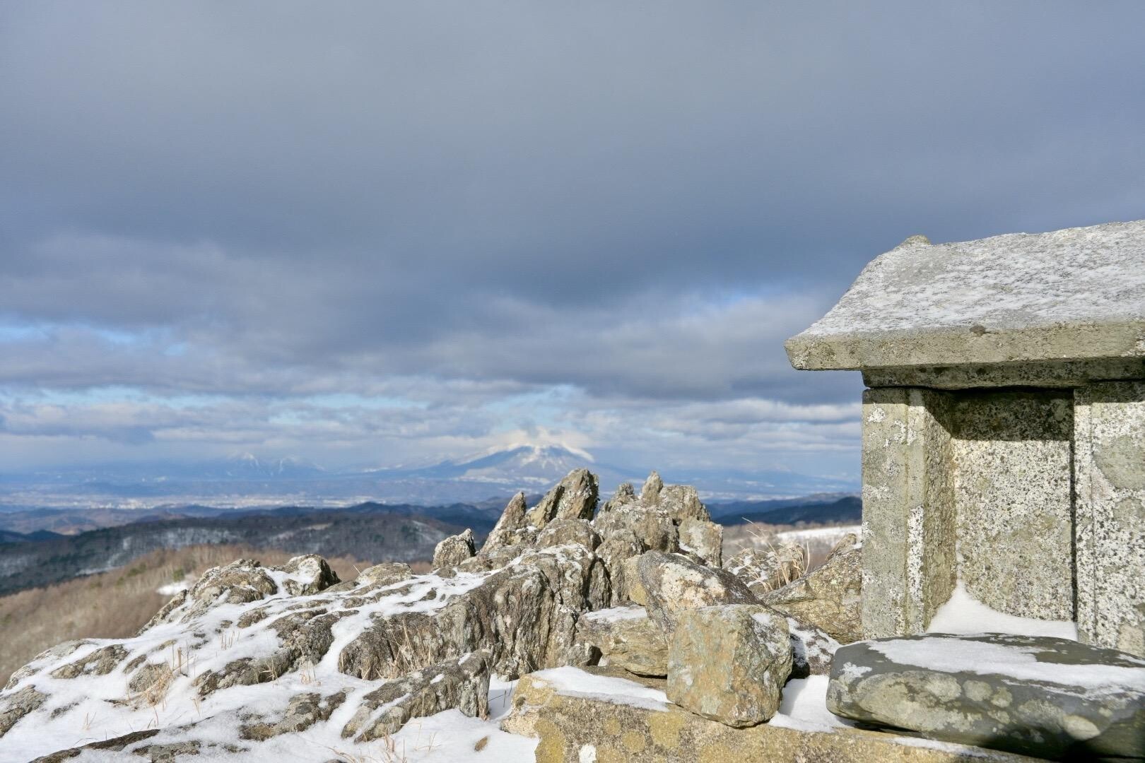 なかなかの高度感 兜明神岳 / me_holicさんの兜明神嶽（兜明神岳）・岩神山の活動データ | YAMAP / ヤマップ