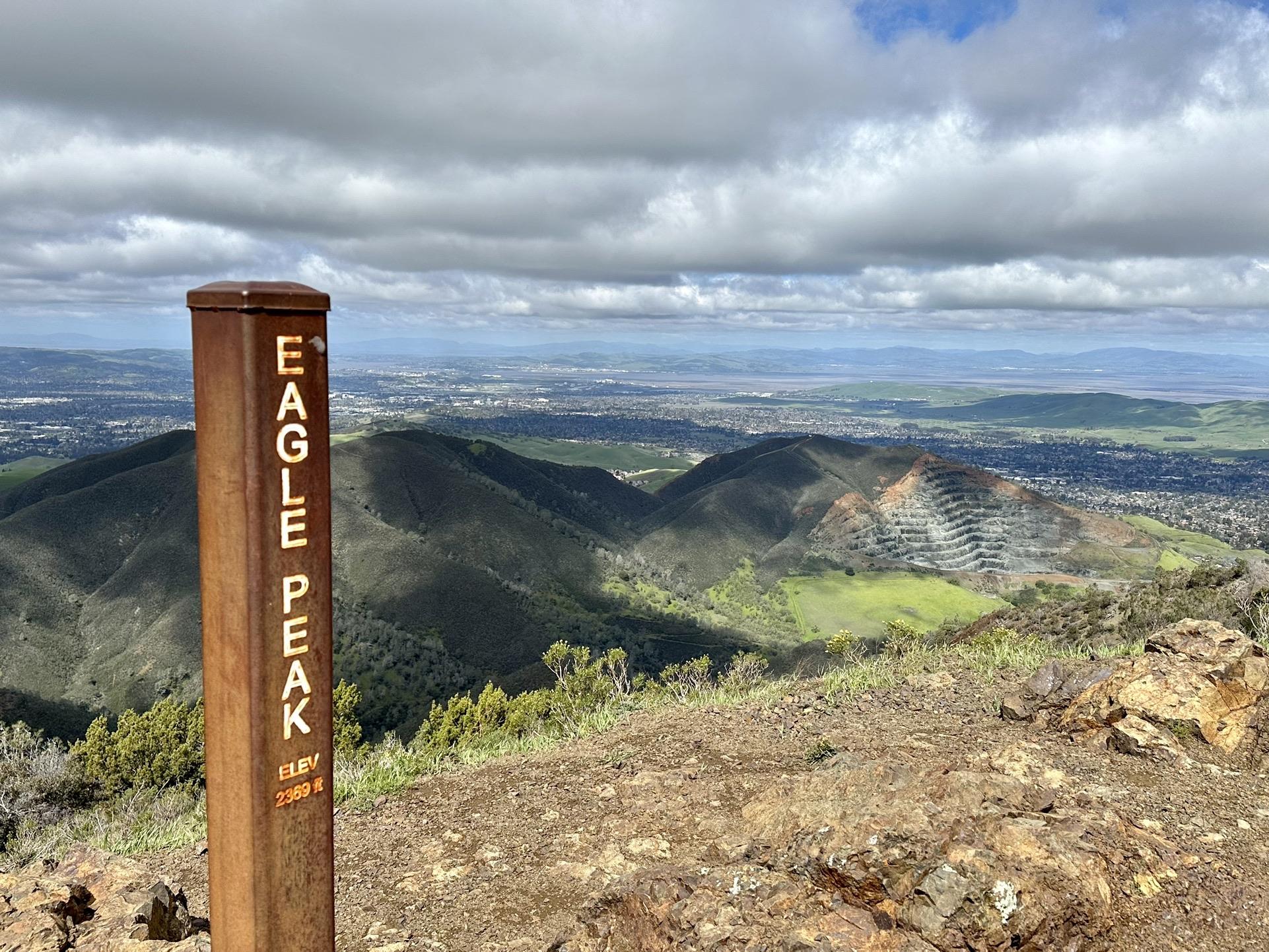 Eagle Peak via Mitchell Rock and Eagle Peak Trail CA 🇺🇸 / yamayokoさんの ...