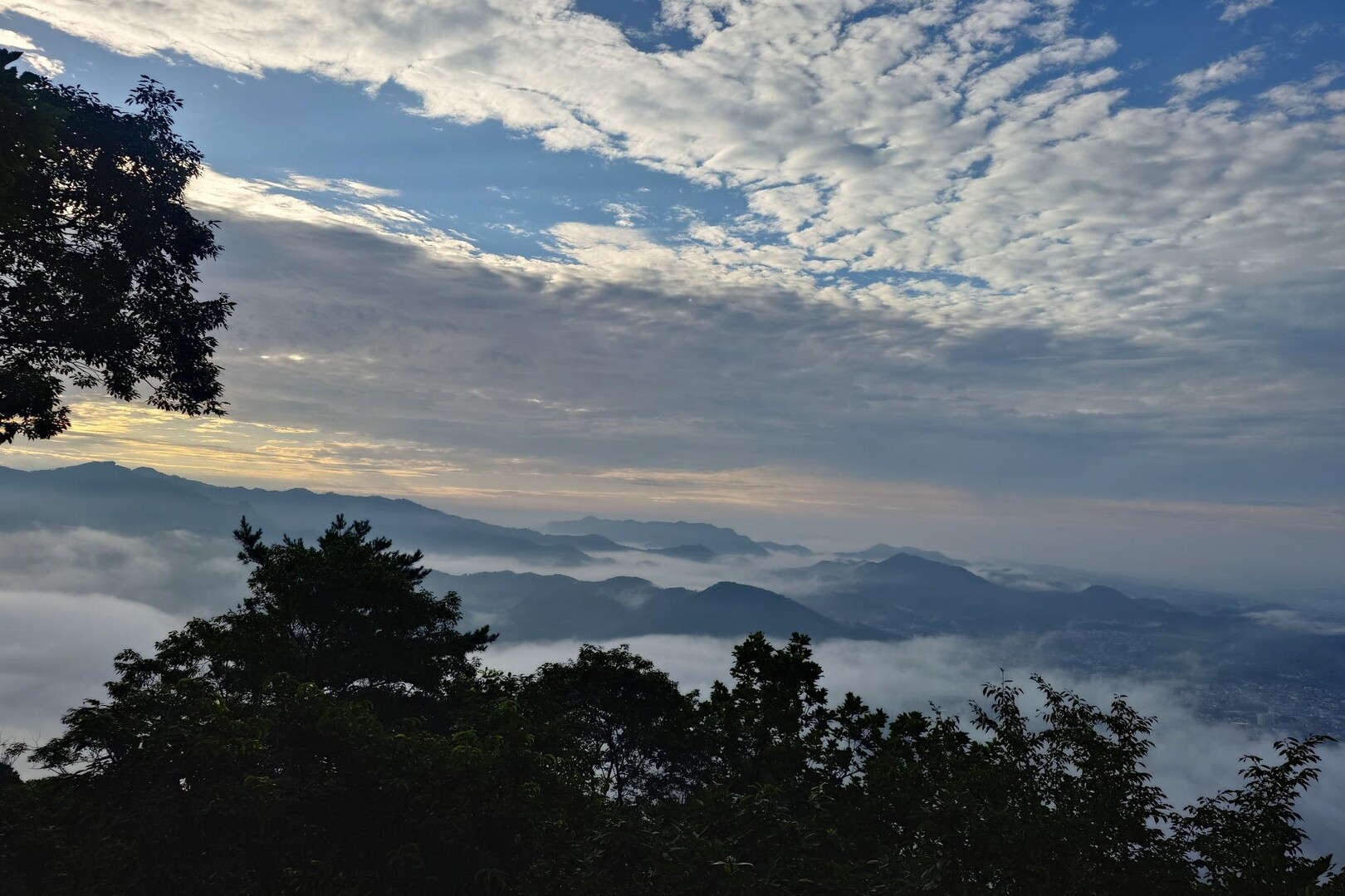 梅雨明け?? 高湿度 29分登頂 / ta2さんの鳴神山・吾妻山の活動データ | YAMAP / ヤマップ