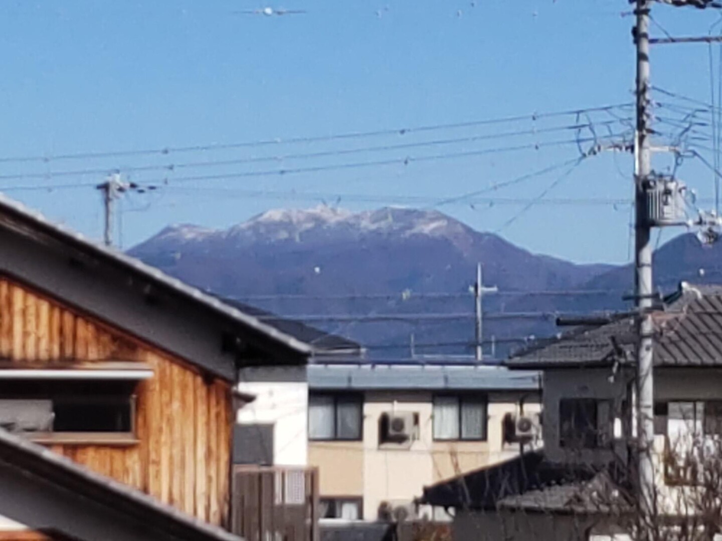 ⛄冬の到来 ️ 昨日、伊吹山初冠雪。 ... / Mt.OKA🎃さんのモーメント | YAMAP / ヤマップ