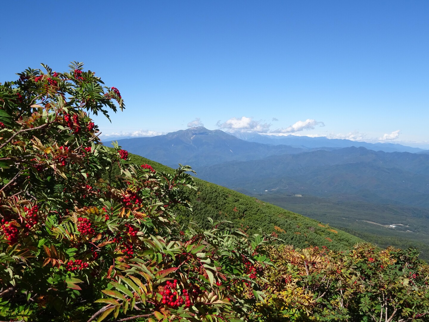 ちょっと楽してロープウェイで3,000m峰御嶽山 / kiyoさんの御嶽山・継子岳・摩利支天山の活動データ | YAMAP / ヤマップ