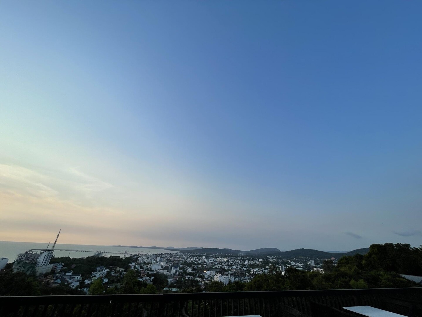 フーコック島の夕陽II 今日は雲の中に沈... / たかまゆさんのモーメント | YAMAP / ヤマップ