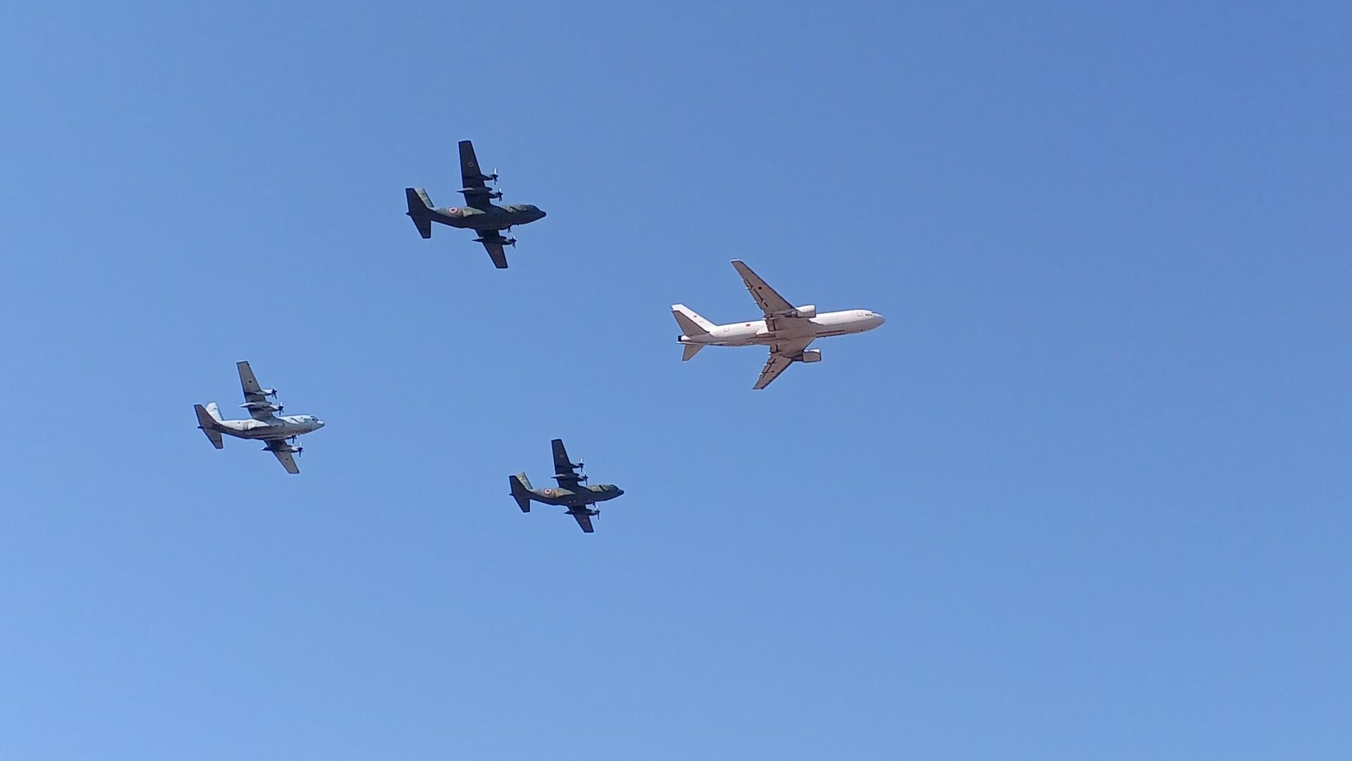 航空自衛隊の小牧基地オープンベース202... / Tu-tom4755さんのモーメント | YAMAP / ヤマップ