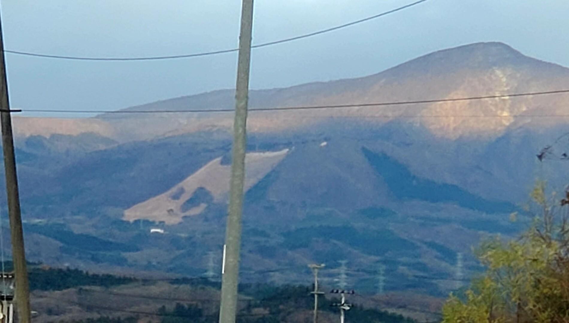 ややっと白い泉のお山。 北泉はもうちょっ... / miiさんのモーメント | YAMAP / ヤマップ