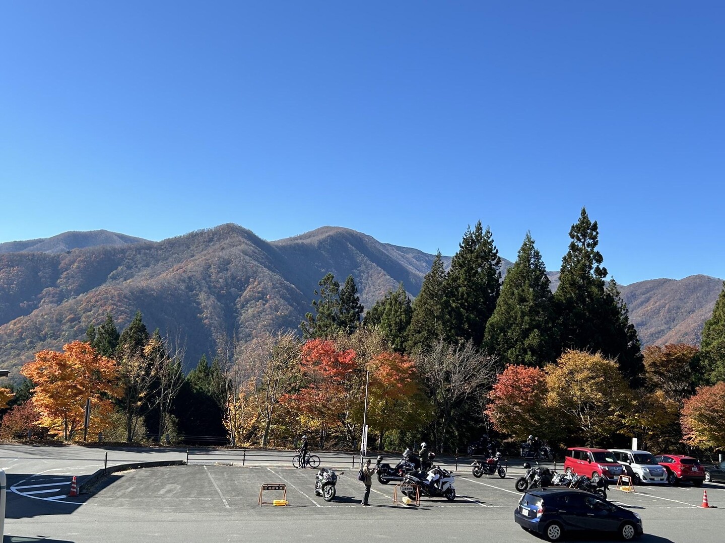 雲ひとつない秋晴れ。 今日は登山ではない... / タロジロさんのモーメント | YAMAP / ヤマップ