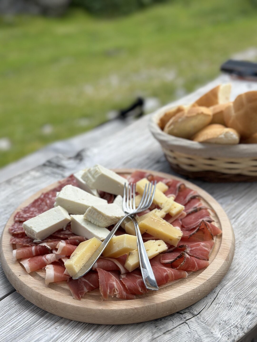 マルガオンブレッタ小屋のチーズはお豆腐み... / TOMO_Peponiさんのモーメント | YAMAP / ヤマップ