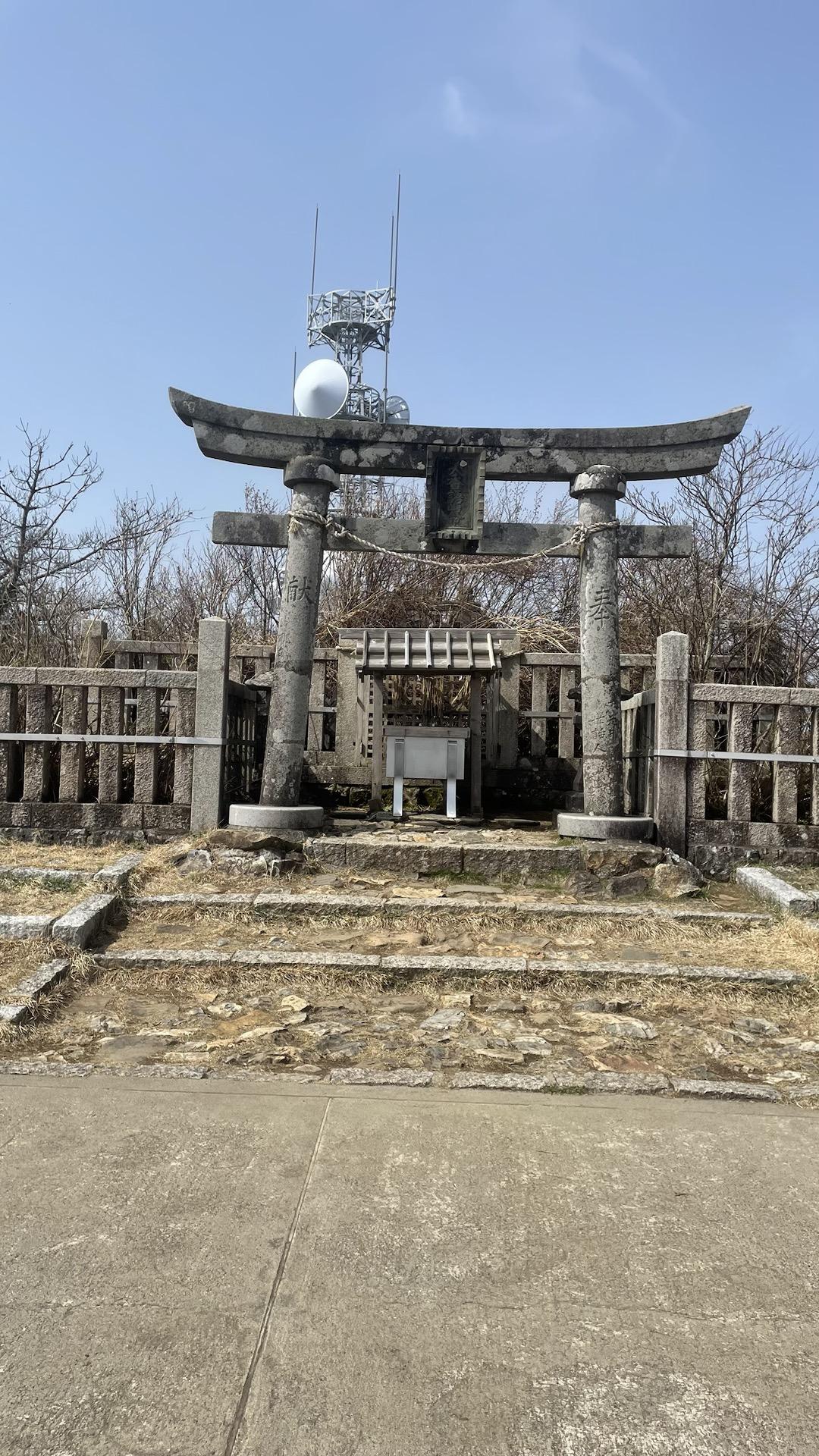 西蒲三山縦走(角田山〜弥彦山〜国上山)2025-04-19 / COCOさんのウォーキングの活動データ | YAMAP / ヤマップ