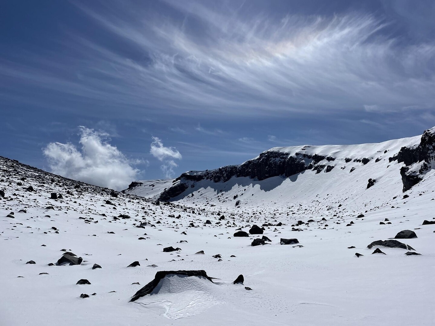 青と白と黒（前掛山） / yuさんの浅間山・黒斑山・篭ノ登山の活動日記 | YAMAP / ヤマップ