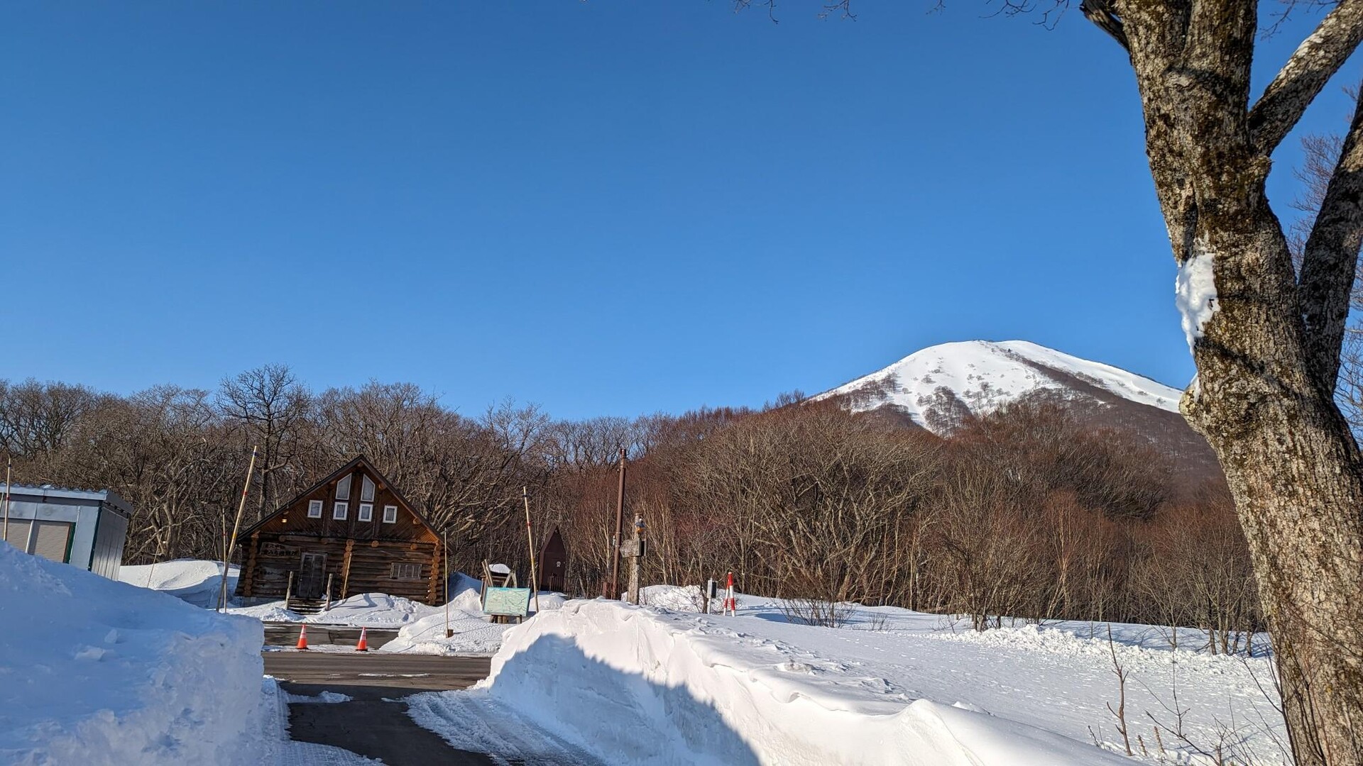 雛岳 高田大岳 雪焼けと八甲田ブルー / RS-1 PHD さんの八甲田山・高田大岳・雛岳の活動データ | YAMAP / ヤマップ