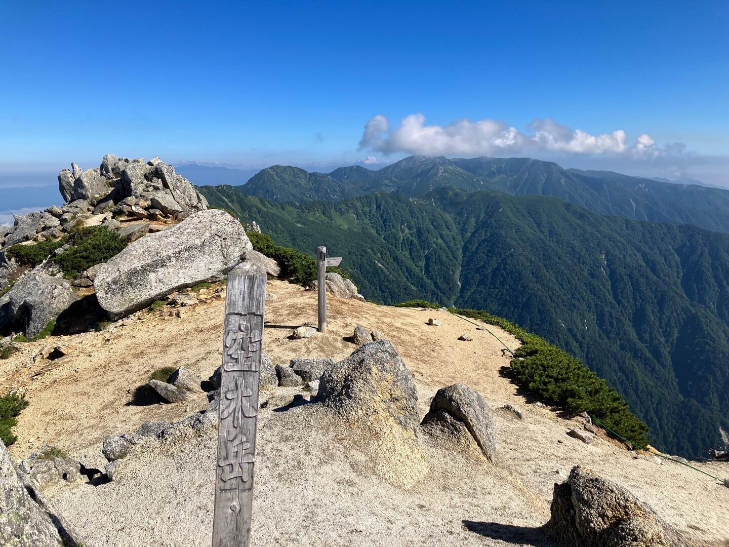 恐怖の雷雨テン泊 木曽駒ヶ岳から空木岳 / ytさんの木曽駒ヶ岳・空木岳・越百山の活動データ | YAMAP / ヤマップ