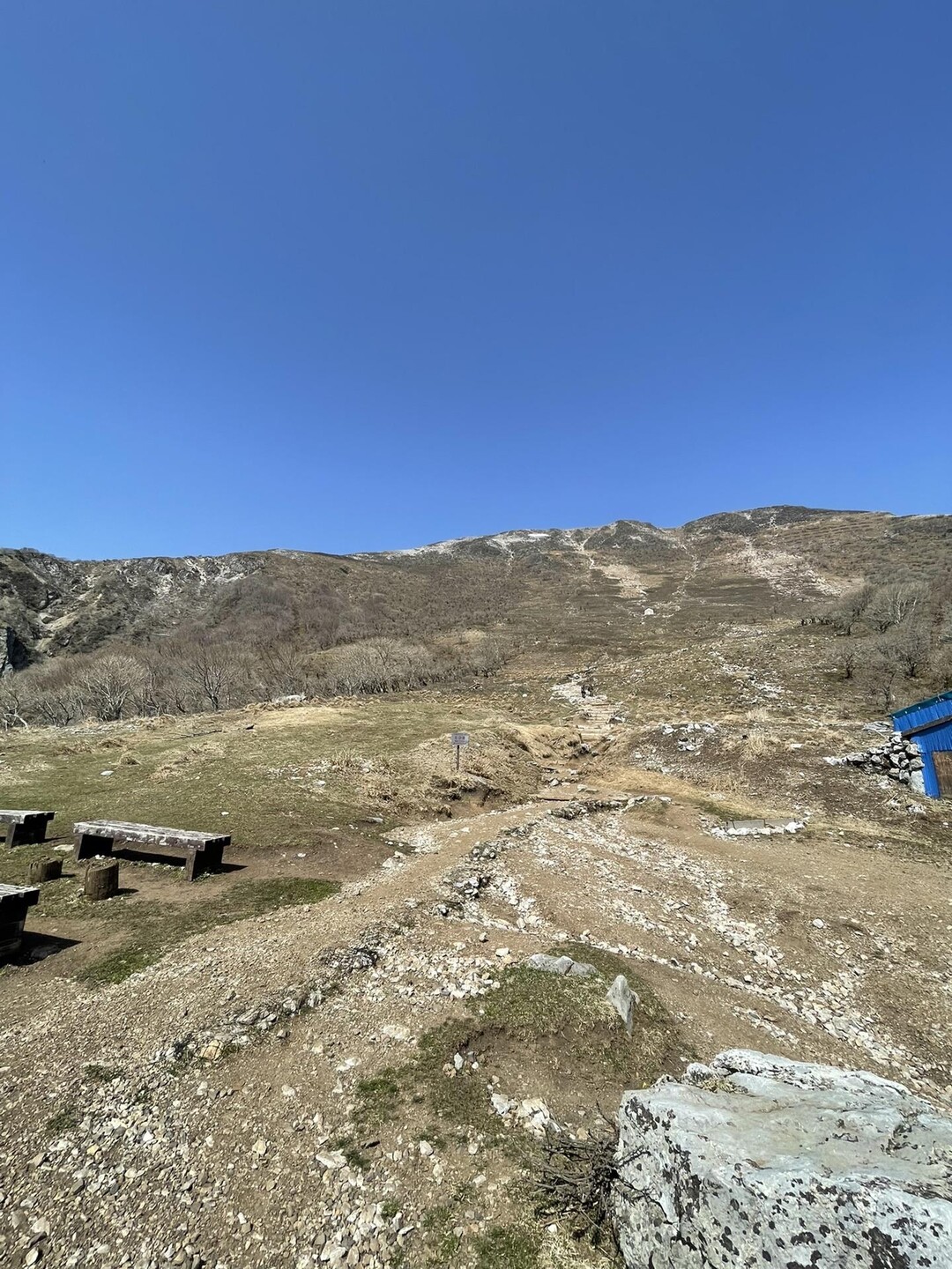 登山者の皆さんに感謝🙏 伊吹山2.5往復 3000m D + / ちぇるしさんの伊吹山・伊吹高原・御座峰の活動データ | YAMAP / ヤマップ