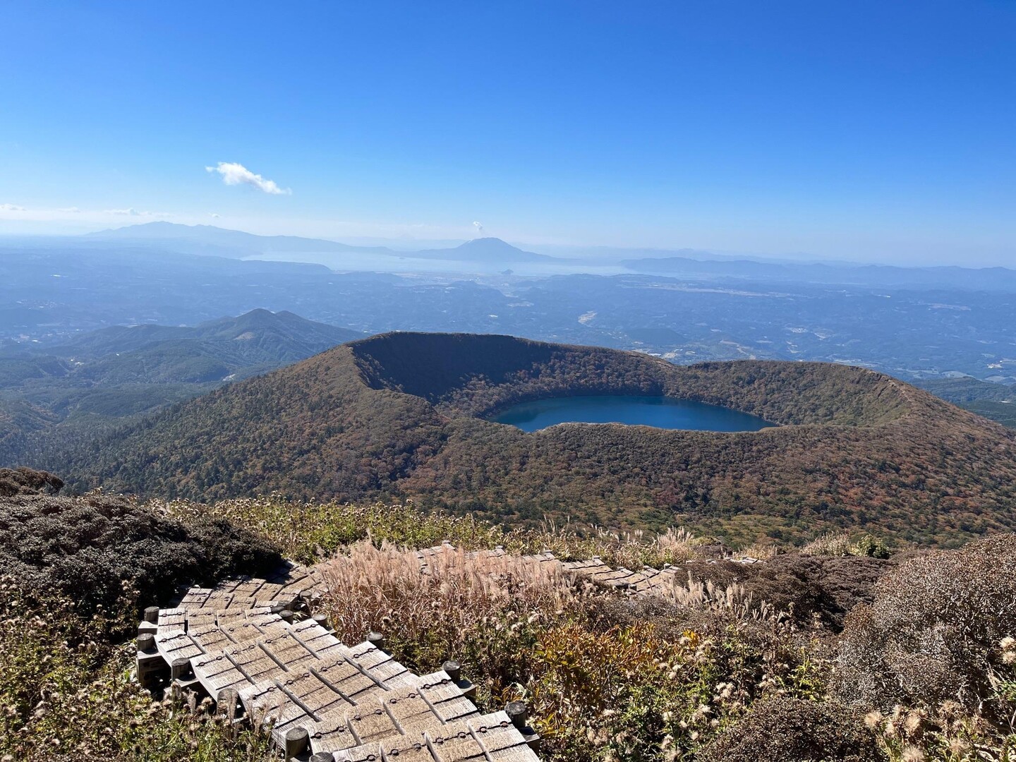 山印帳3〜韓国岳（霧島山）の紅葉🍁 / shihoさんの霧島山・韓国岳・高千穂峰・夷守岳・烏帽子岳の活動データ | YAMAP / ヤマップ