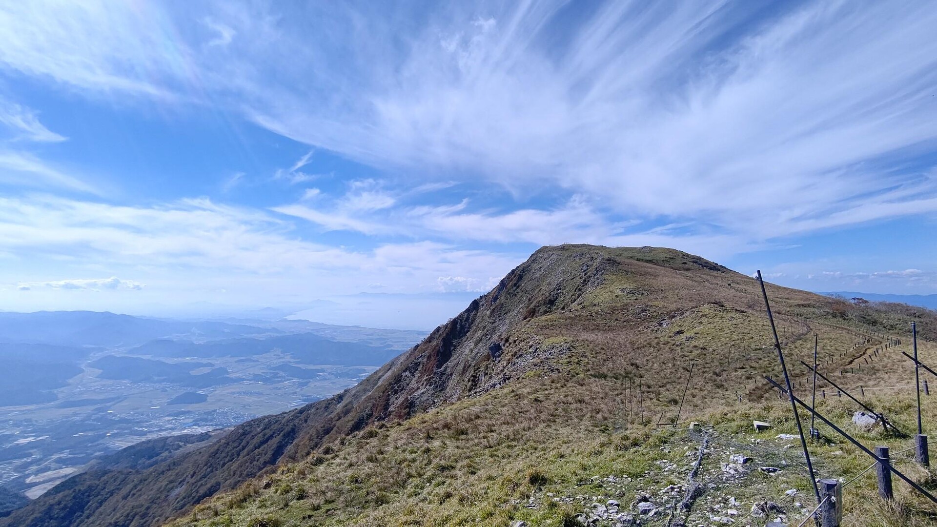 秋晴れの伊吹山💙💙💙 / neco-mimiさんの伊吹山・伊吹高原・御座峰の活動データ | YAMAP / ヤマップ