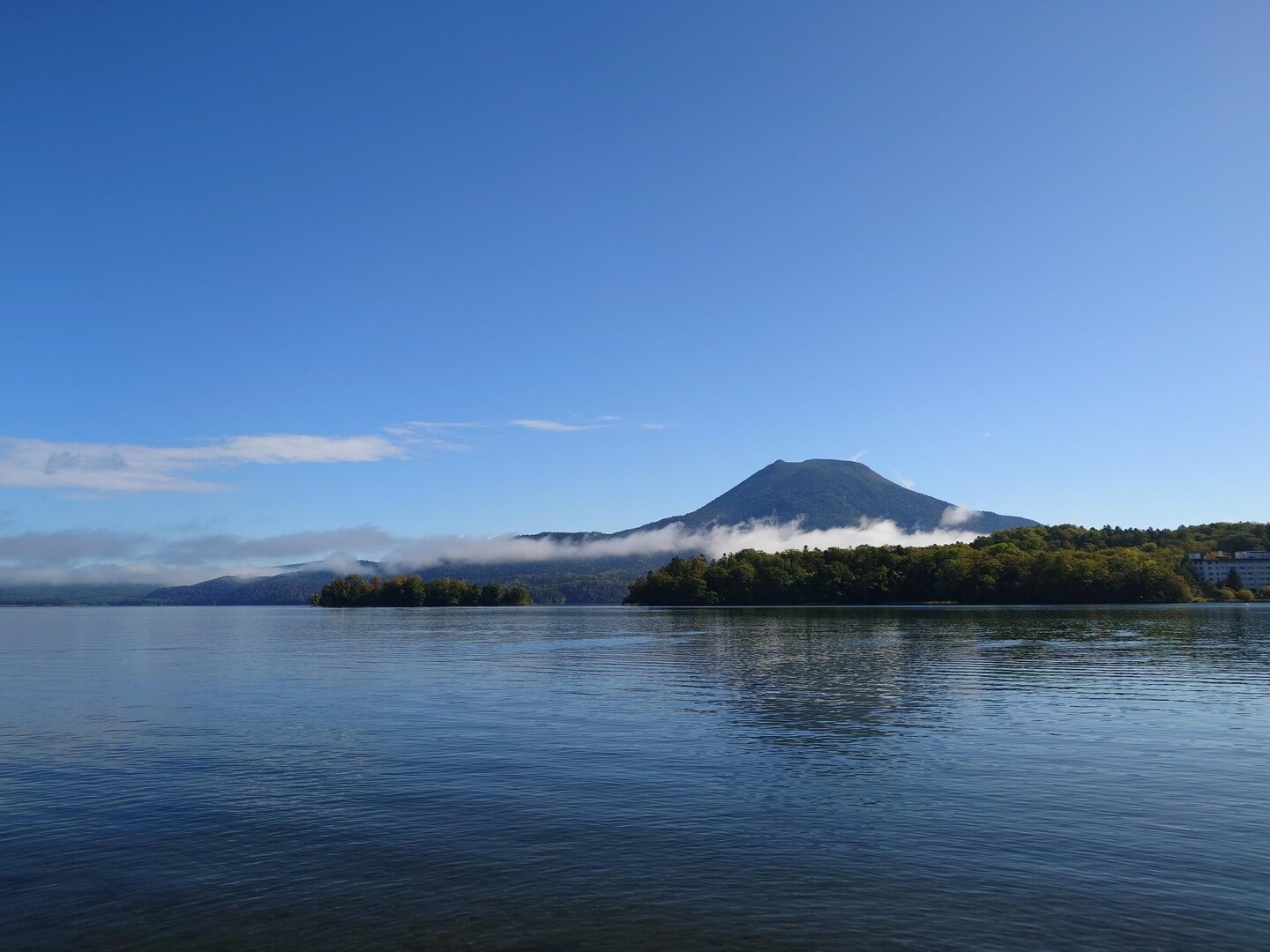 今朝の阿寒湖と雄阿寒岳🏕 ピリカ〜（ア... / Hiroさんのモーメント | YAMAP / ヤマップ