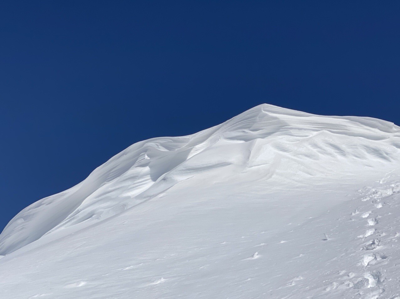 きれいなブルーとホワイト@白毛門 / Bii&Guunさんのモーメント | YAMAP / ヤマップ