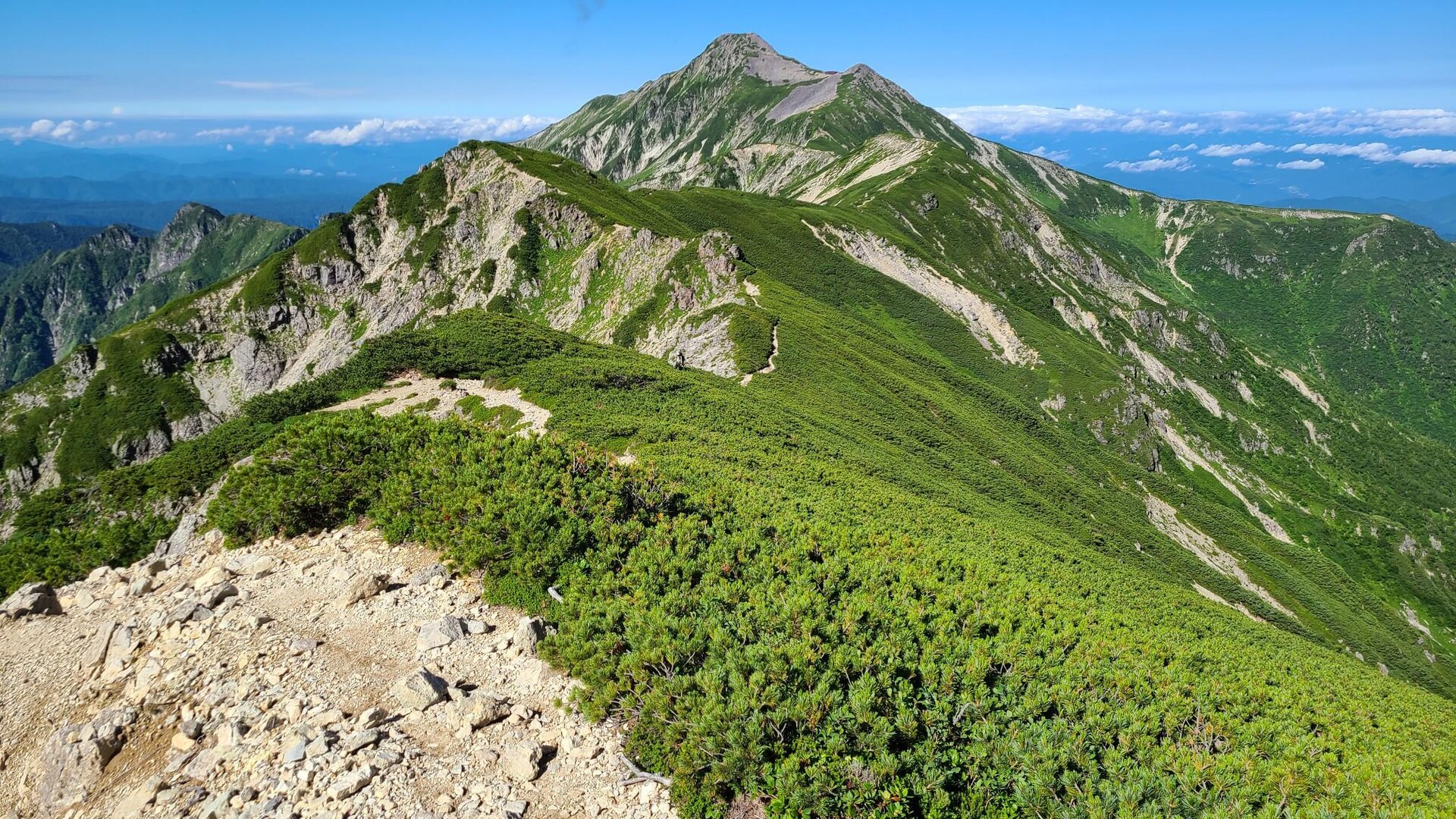 笠ヶ岳・抜戸岳・大ノマ岳・弓折岳 / ym5shinさんの槍ヶ岳・穂高岳・上高地の活動データ | YAMAP / ヤマップ