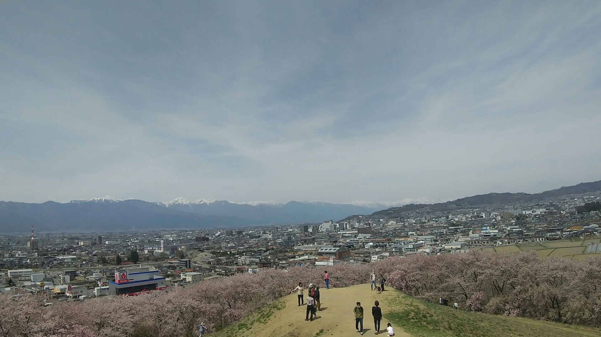 松本の弘法山古墳からの 乗鞍岳、常念岳～... / mtkumiさんのモーメント | YAMAP / ヤマップ