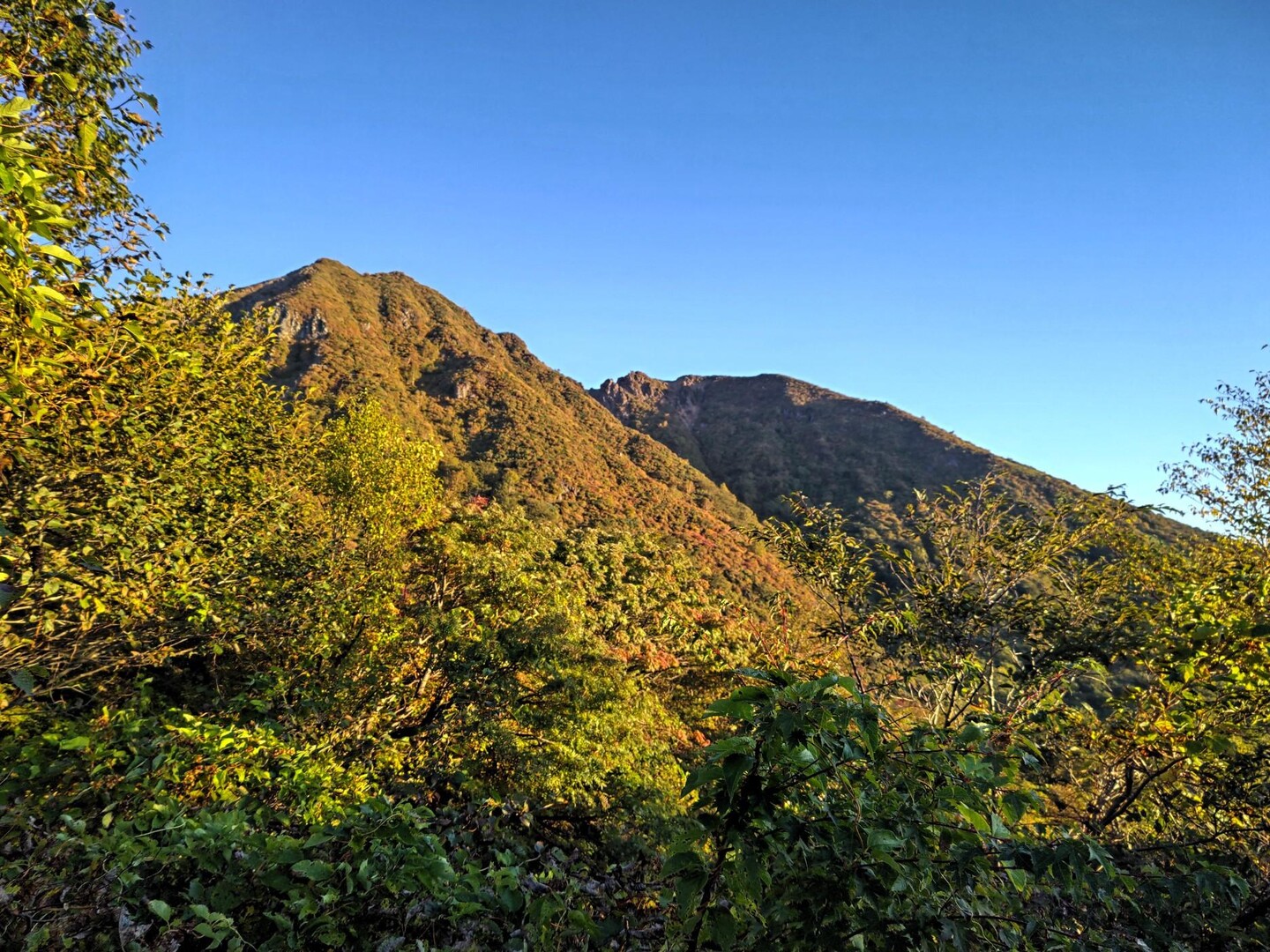 剣が峰・朝日岳・1900m峰・三本槍岳 / keiさんの茶臼岳（那須岳）・三本槍岳・赤面山の活動データ | YAMAP / ヤマップ