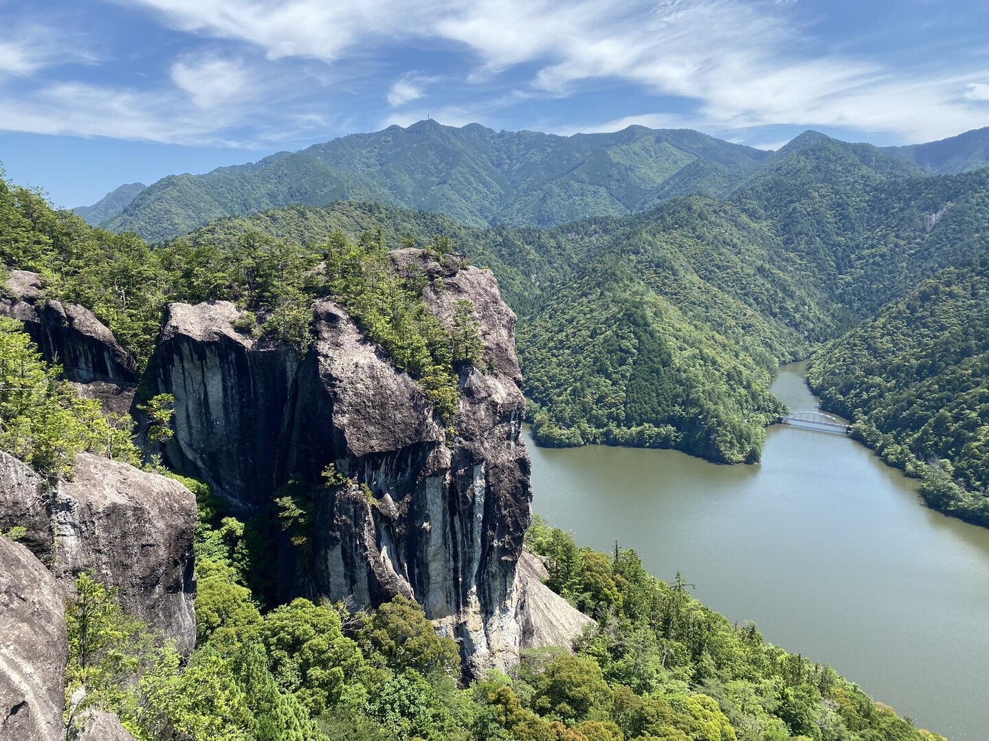 上臈岩からのネコ / SuzY^^YanOさんの宇連山・鳳来寺山・岩古谷山の活動日記 | YAMAP / ヤマップ