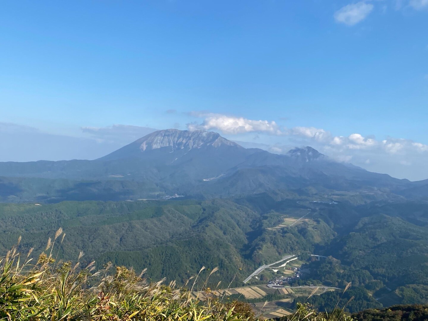 "三平山"から見る大山 / yousan⛰さんの毛無山の活動データ | YAMAP / ヤマップ