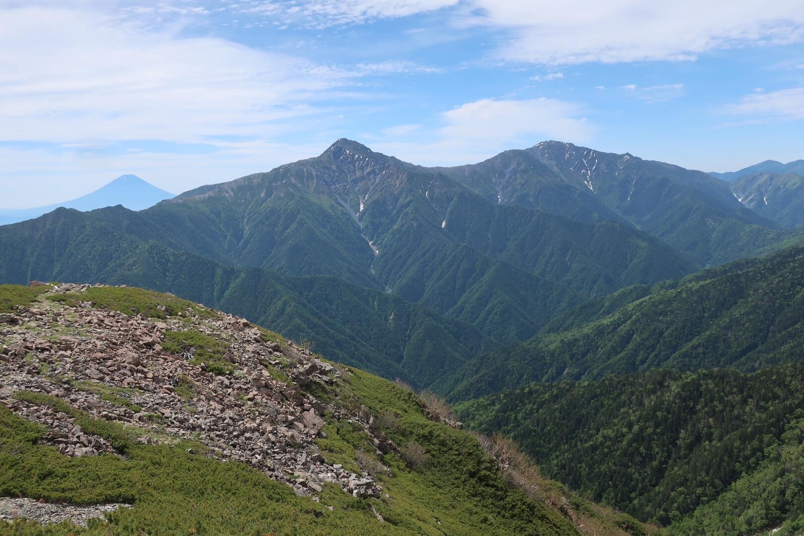 梅雨入り直後の仙丈ヶ岳は快晴でした（小仙丈ヶ岳・仙丈ヶ岳） / OH-Yeahさんの仙丈ヶ岳・伊那荒倉岳の活動データ | YAMAP / ヤマップ