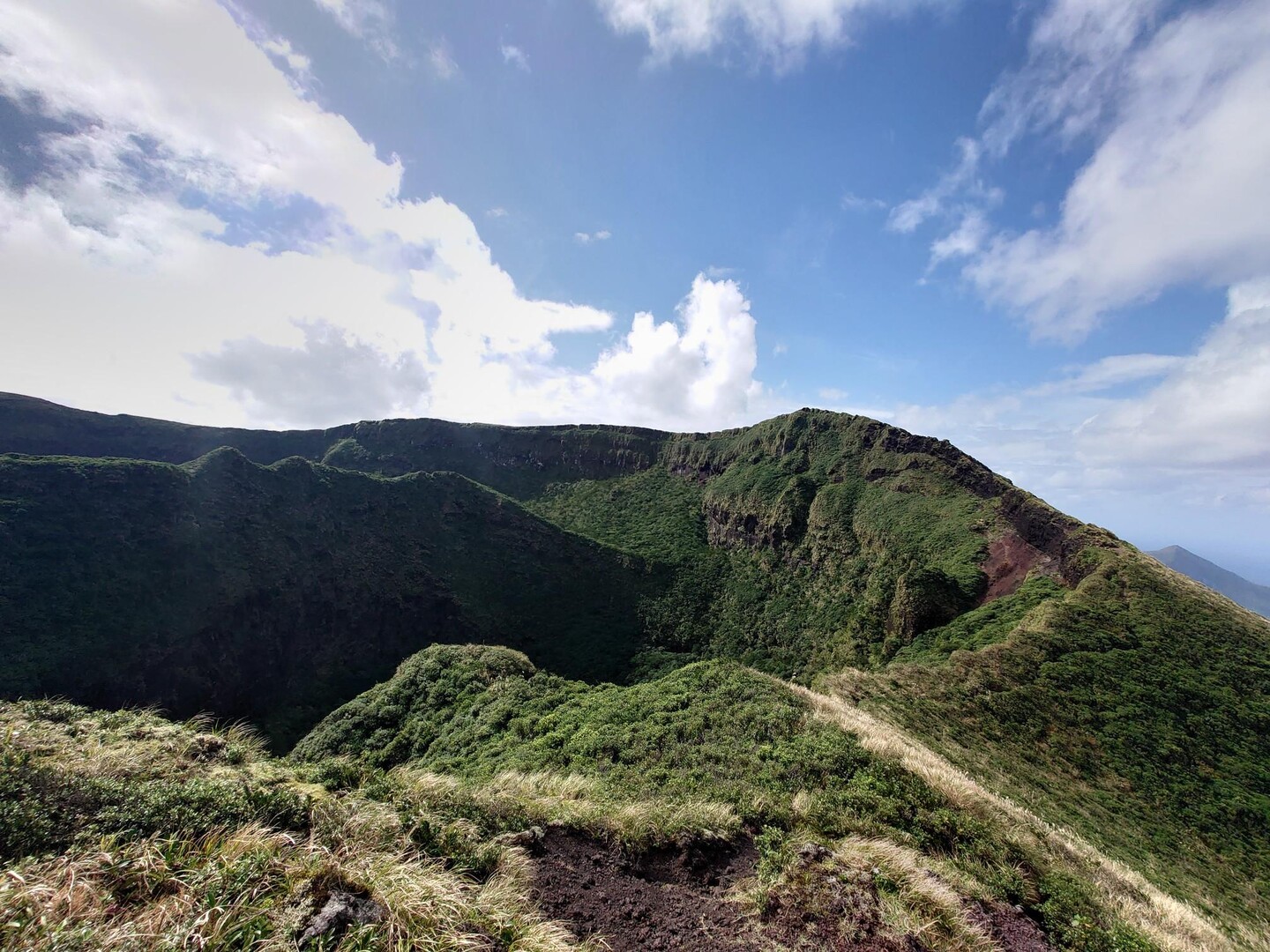 爆風の西山(八丈富士) / yama-ikeさんの八丈島・東山（三原山）・西山（八丈富士）の活動データ | YAMAP / ヤマップ