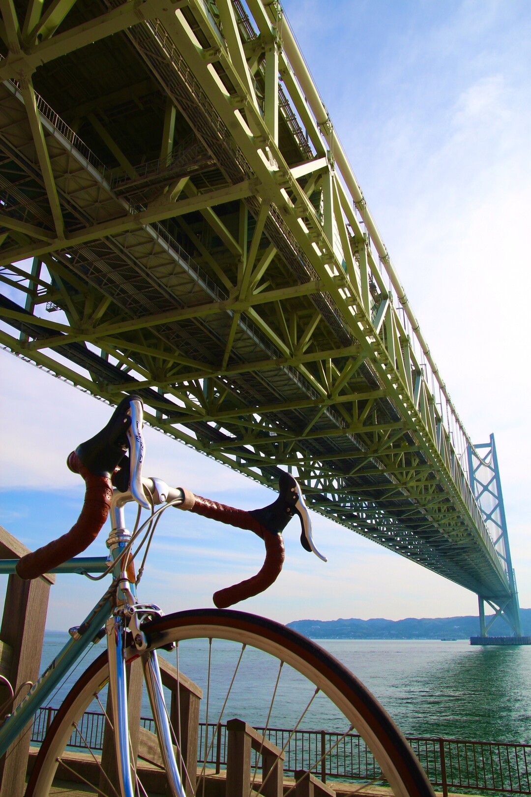 明石海峡大橋と自転車。 真下から見上げる... / kazu51さんのモーメント | YAMAP / ヤマップ