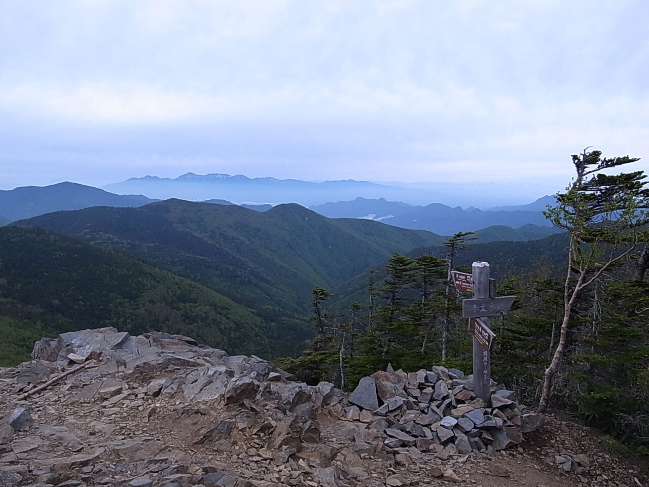 甲武信ヶ岳 2015年06月05日 / コウシ タナカさんの甲武信ヶ岳の活動データ | YAMAP / ヤマップ