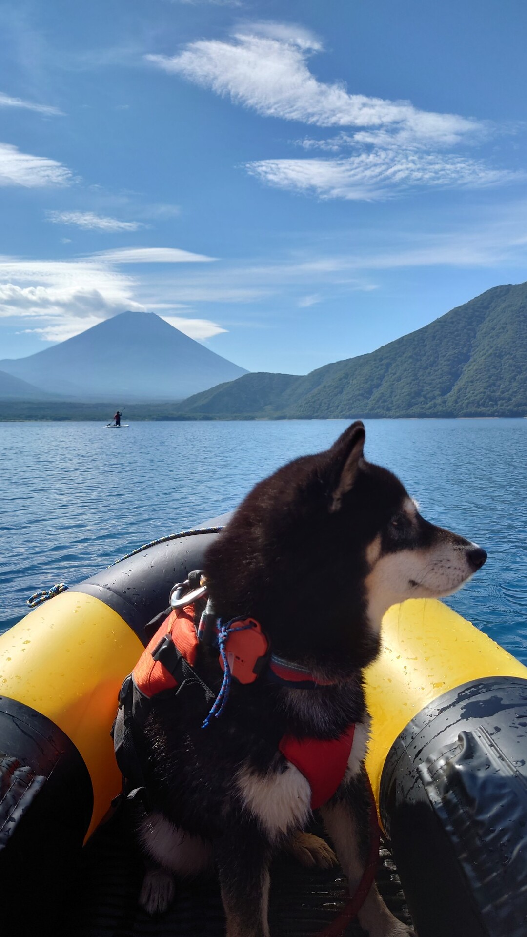 本栖湖でぷかぷか 2022夏休みDay3... / namastejiroさんのモーメント | YAMAP / ヤマップ