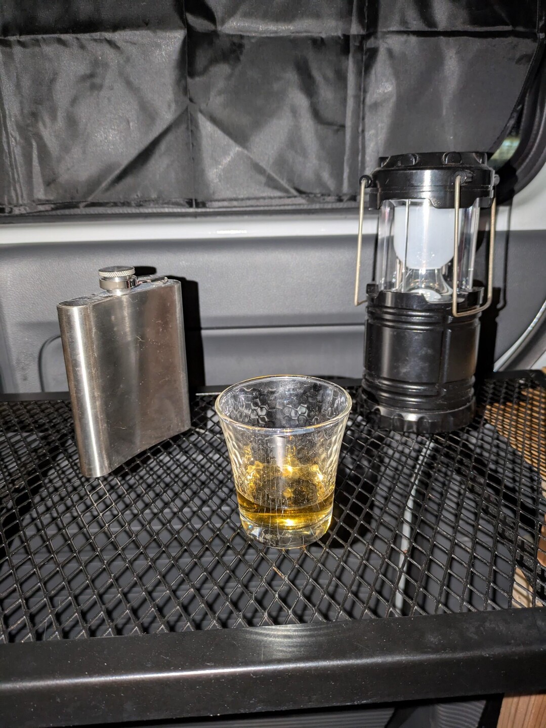 車DIYをしてみました🔨 ベッドとテー... / くろろさんのモーメント | YAMAP / ヤマップ