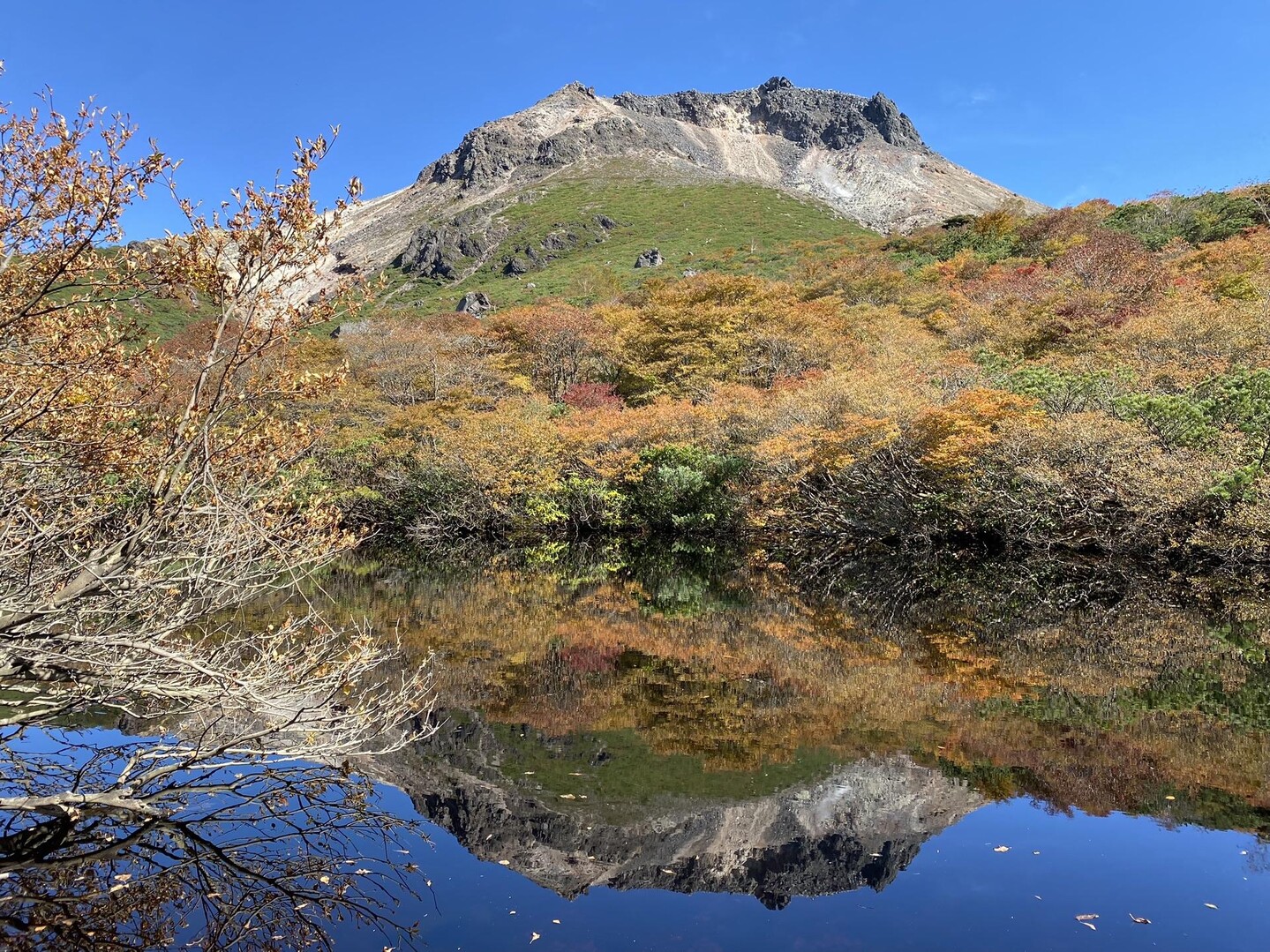 茶臼岳(那須岳)・剣が峰・1900m峰 / konさんの茶臼岳（那須岳）・三本槍岳・赤面山の活動データ | YAMAP / ヤマップ