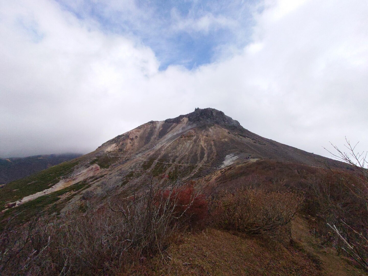 那須岳南方 南月山・白笹山縦走路 / Kai.yさんの茶臼岳（那須岳）・三本槍岳・赤面山の活動データ | YAMAP / ヤマップ