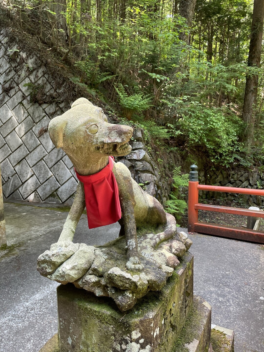 秩父で会った狛犬狼様たち / テラピンさんのモーメント | YAMAP / ヤマップ