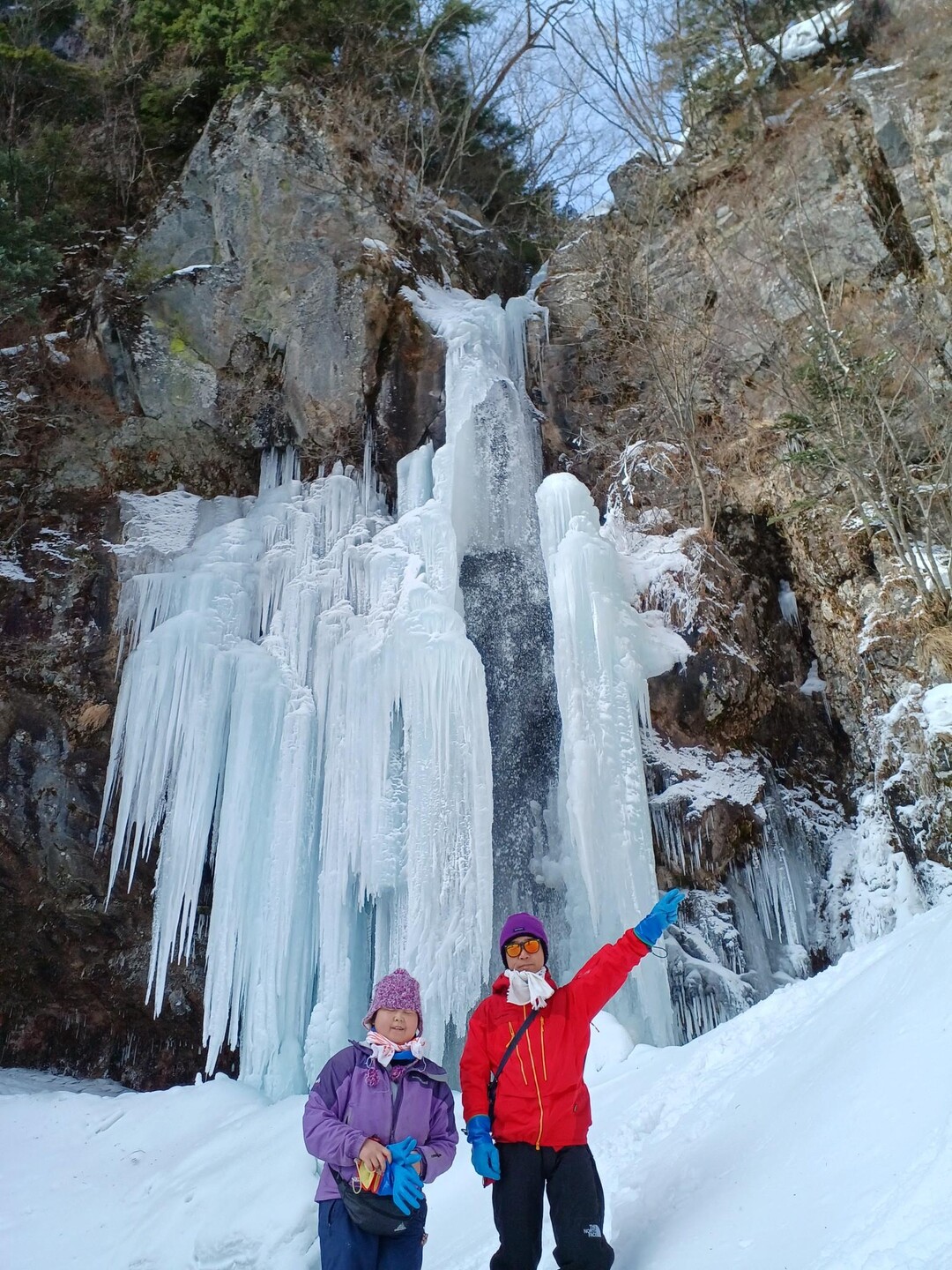 庵滝 今シーズン初雪山 / 蘭丸クンさんの社山・半月山の活動データ | YAMAP / ヤマップ