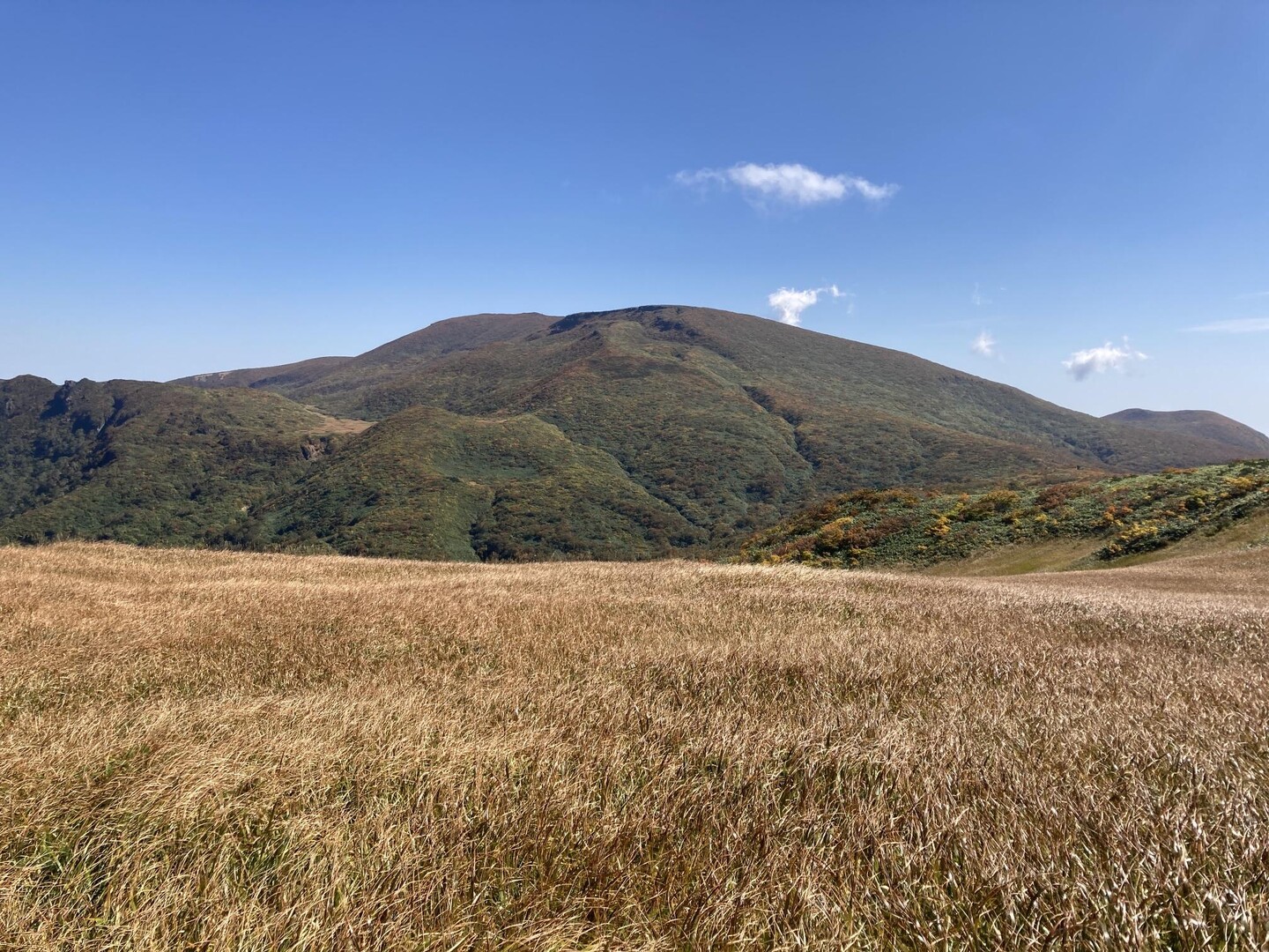 秣岳・栗駒山(須川岳) たびのレシピトレッキング / Hoz3さんの栗駒山（須川岳）・秣岳・虚空蔵山の活動データ | YAMAP / ヤマップ