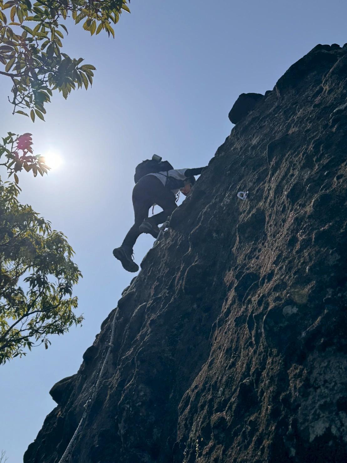 封印してた磯間嶽へ😱🥰恐怖とお花の岩稜コース / でしちゃん（riko）さんの磯間嶽の活動データ | YAMAP / ヤマップ